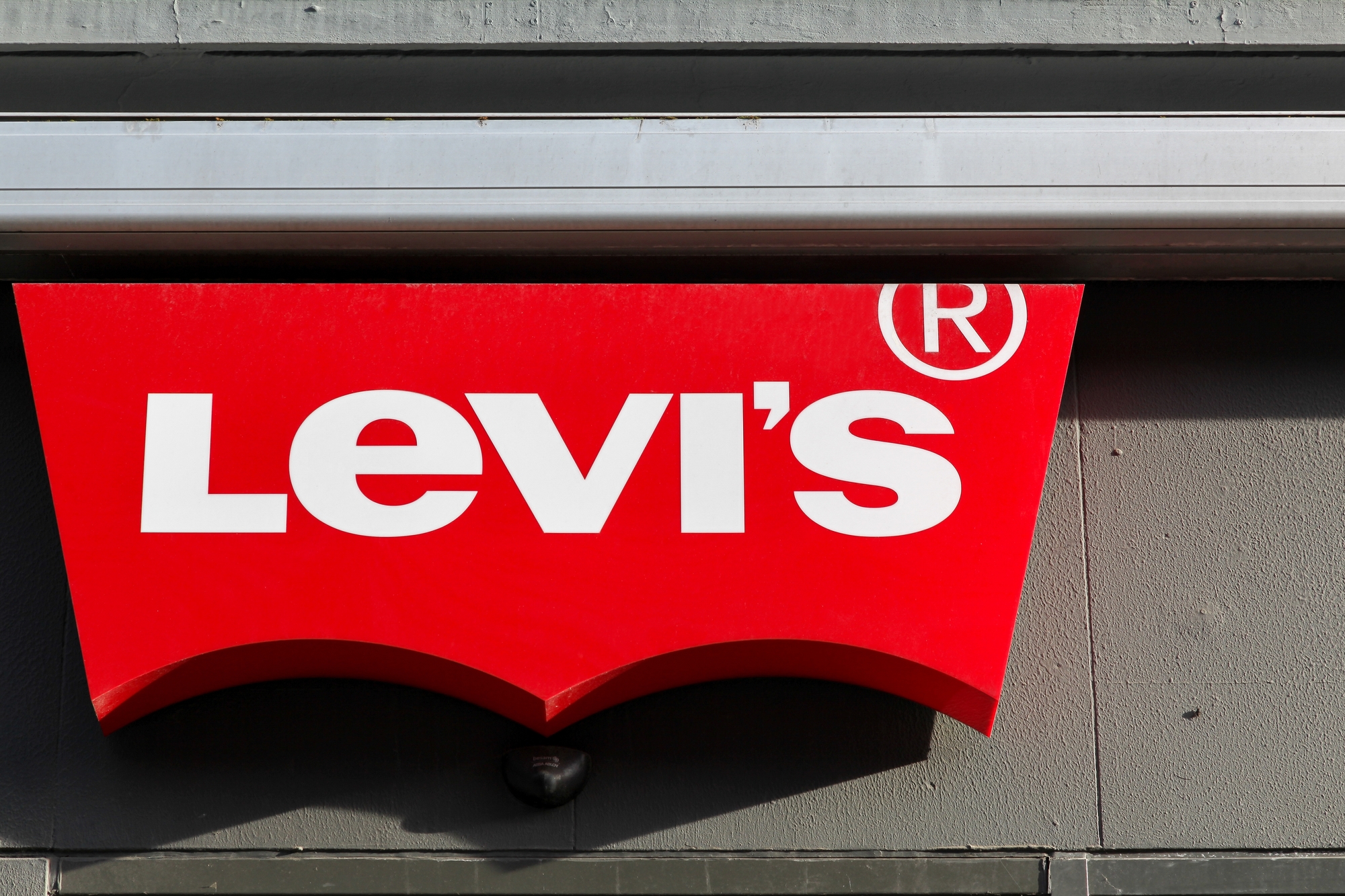 Levi’s Posts DTC Net Revenue Report of 6% Increment in Q1